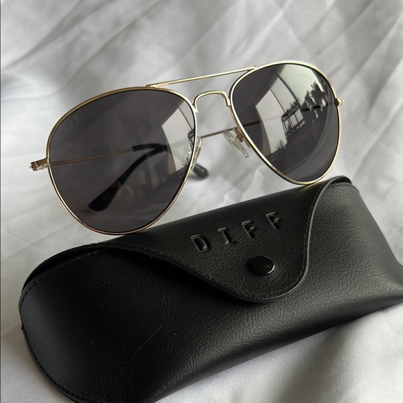 Diff Eyewear | Accessories | Diff Eyewear Cruz Gold And Black Aviator ...